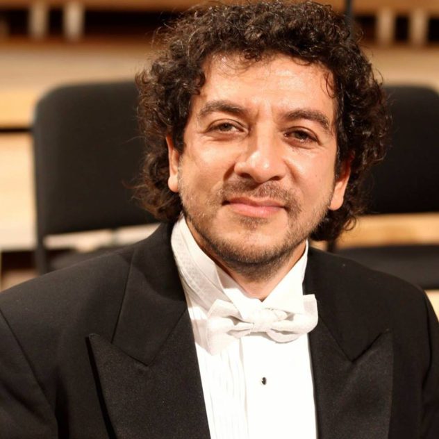 Víctor Simón en la presentación de Mi Amor es un Mundo – Viajera Editorial